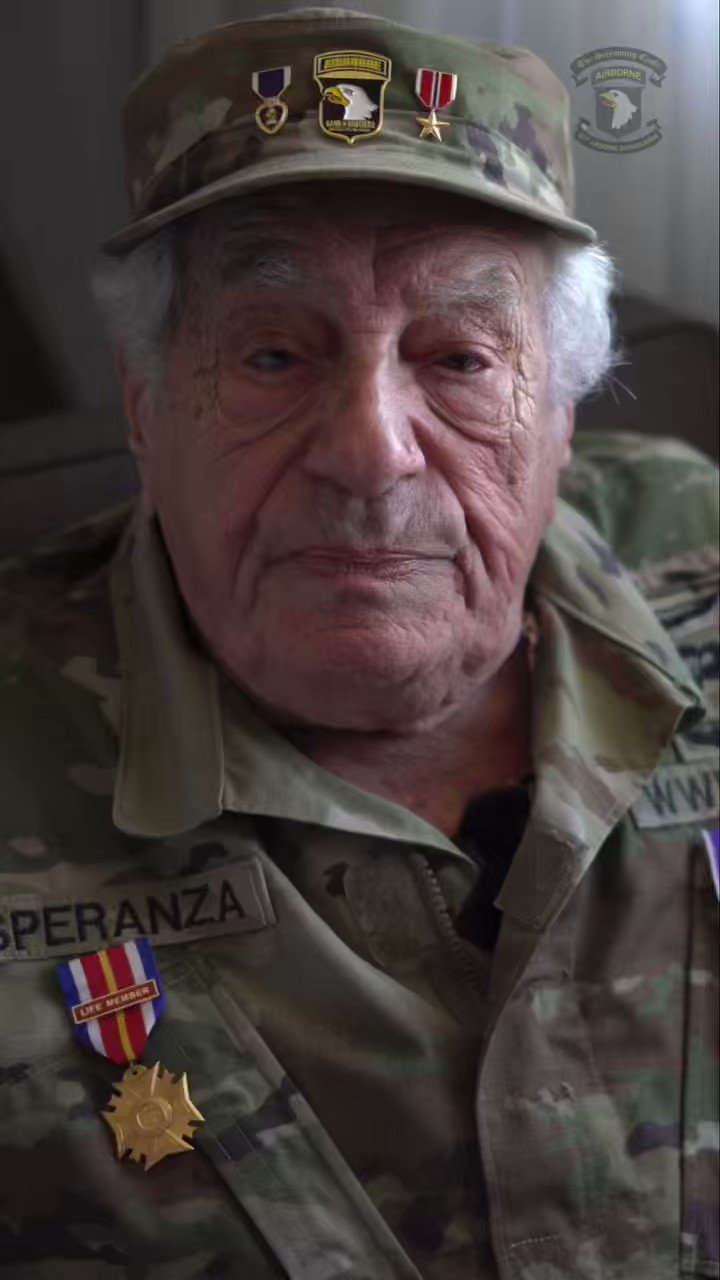 101st Airborne Div. on Twitter: "WWII Veteran, 97 year old Vincent Speranza shared a moment of ...