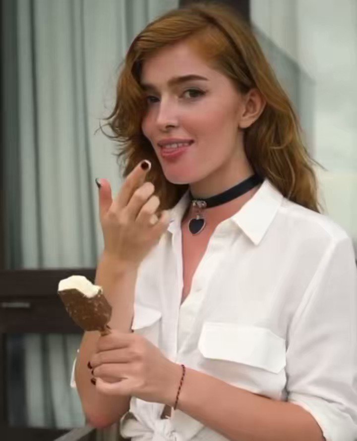 Model 💛 on Twitter: "I’m fairly convinced Jia Lisa could actually be a ...