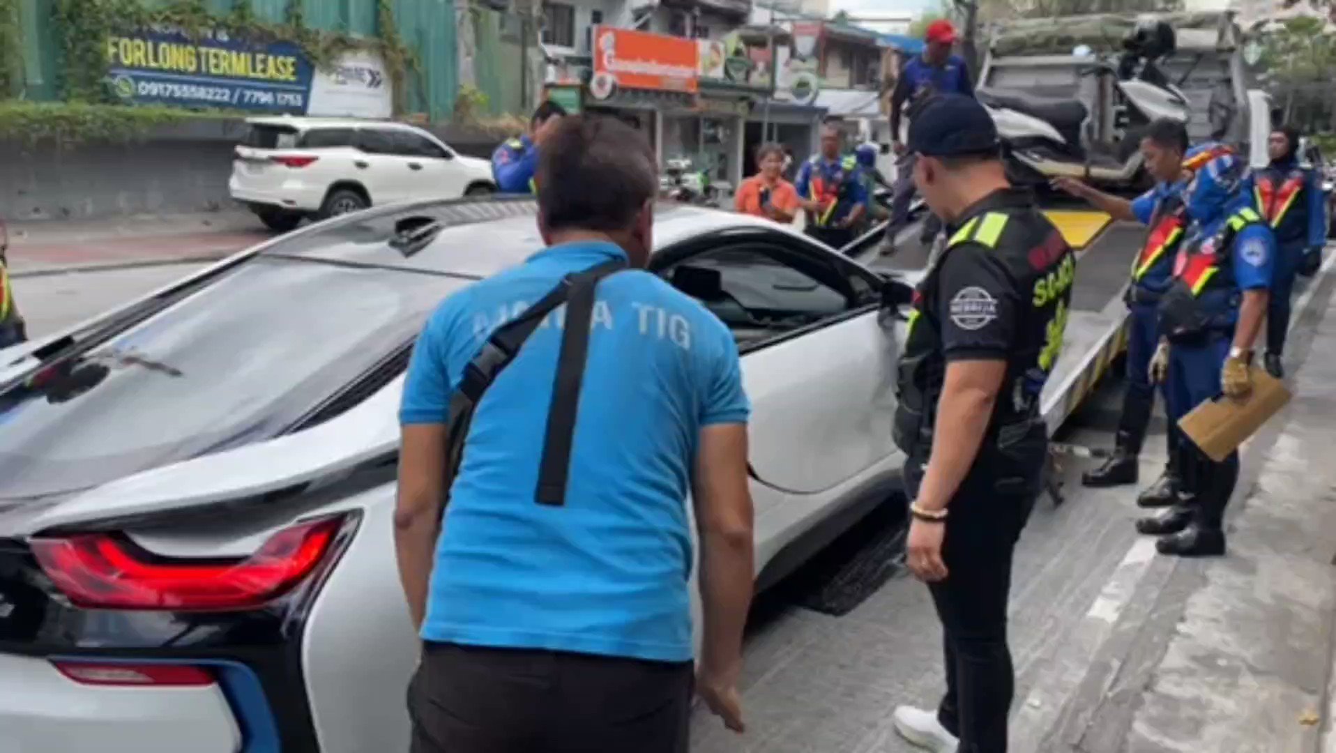 DZBB Super Radyo on Twitter: "Sports car na tinatayang nasa ₱18M ang halaga, hinatak ng @MMDA ...