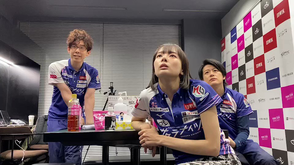 KADOKAWAサクラナイツ🌸 on Twitter: "控え室の様子 南4局→二戦目終了！ ナイストップーー！！ 謙虚な姿勢が風向きを変えました🌸 https://t.co ...