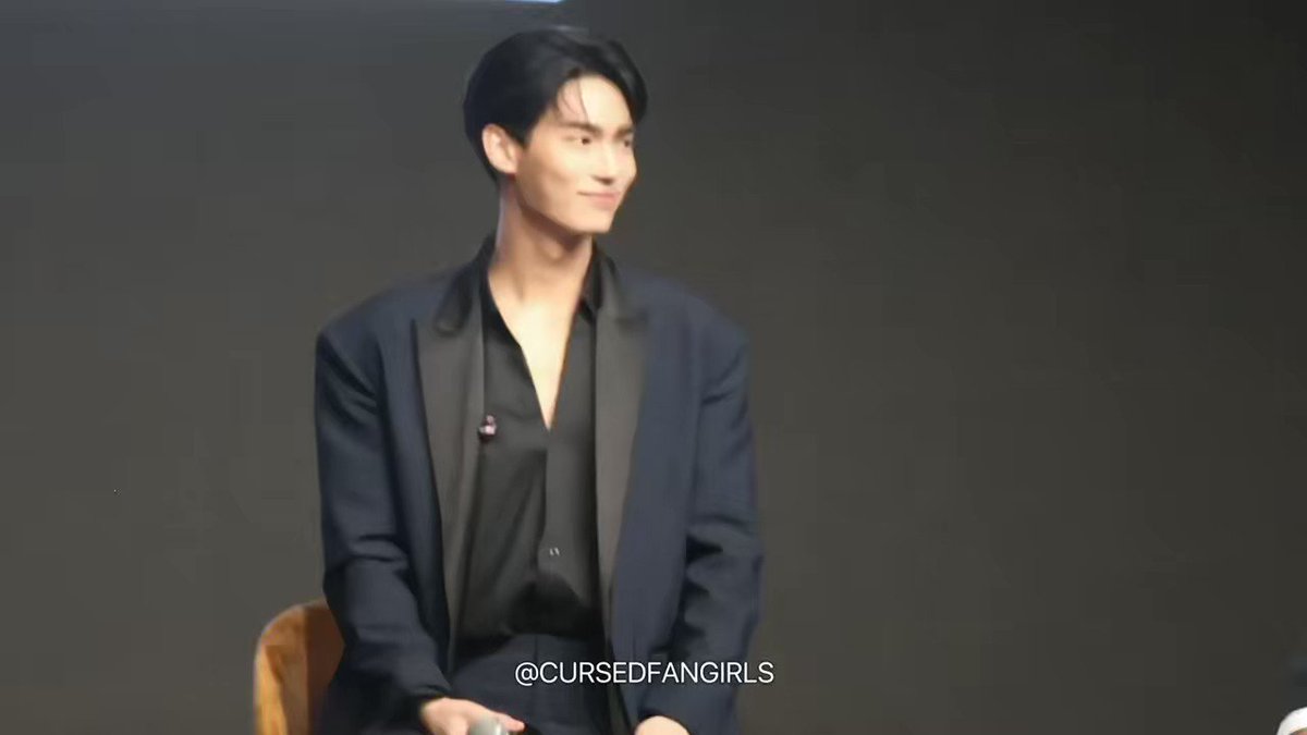 CursedFangirls★彡 on Twitter: "My Valentine 💓 @winmetawin #Win1stFMJKT #winmetawin"