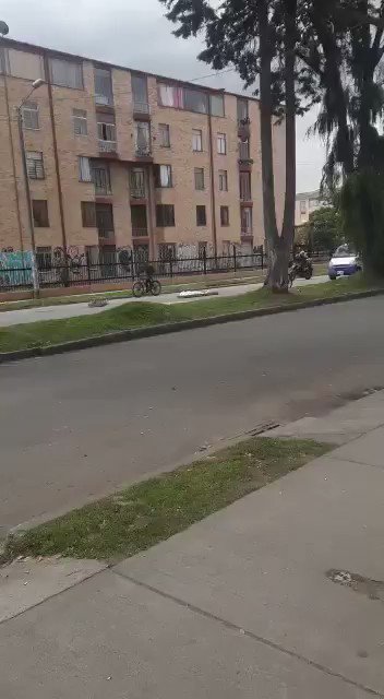 Leonardo Ballesteros On Twitter En Bogotá Reportan Caída De Una