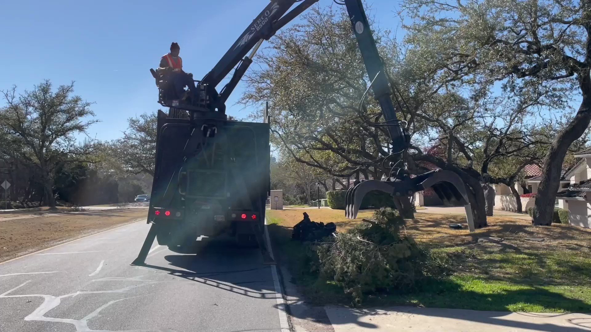 City of Lakeway on Twitter: "Brush and tree limb curbside pick-up continues throughout Lakeway ...