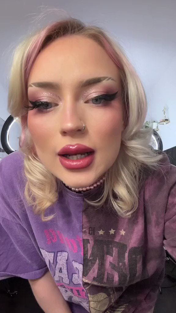 μ°μν β’ Bobby D 17π On Twitter Aaaaaaack Naomi Idk Im Just Happy I