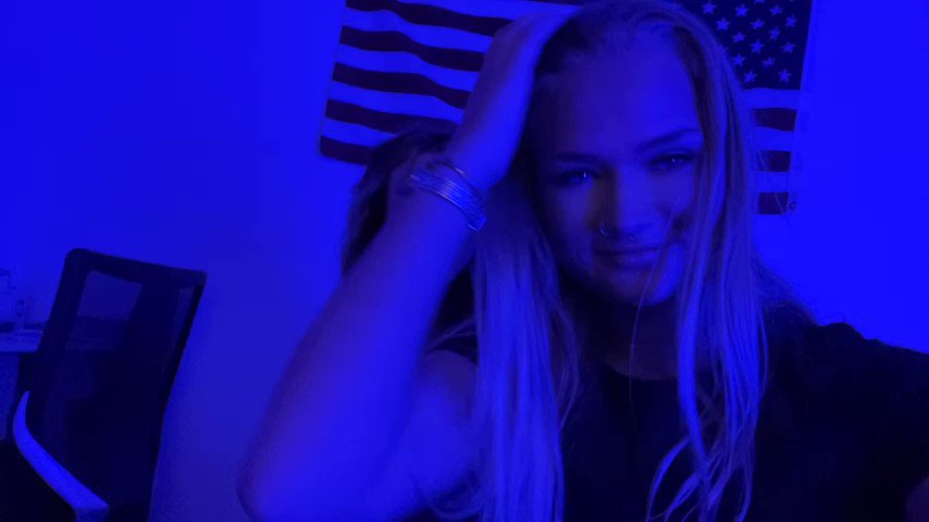Hussie Models On Twitter Rt Harleykingxx I Love Kissing My Friends