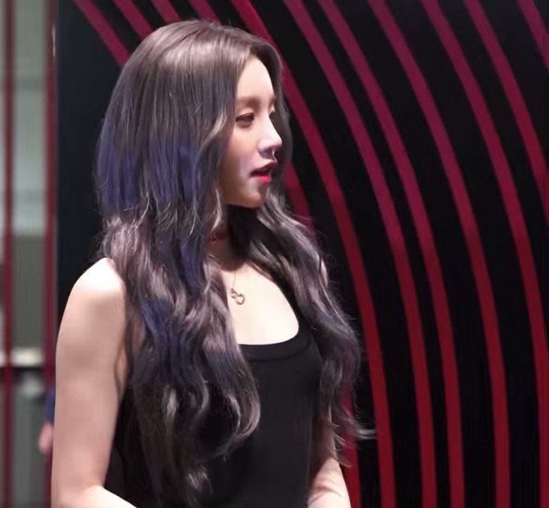 yuqi loops on Twitter: "so gorgeous https://t.co/liRX91HFBg" / Twitter