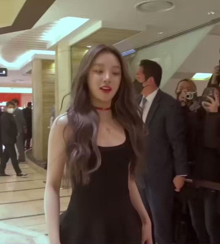 yuqi loops on Twitter: "what a serve"