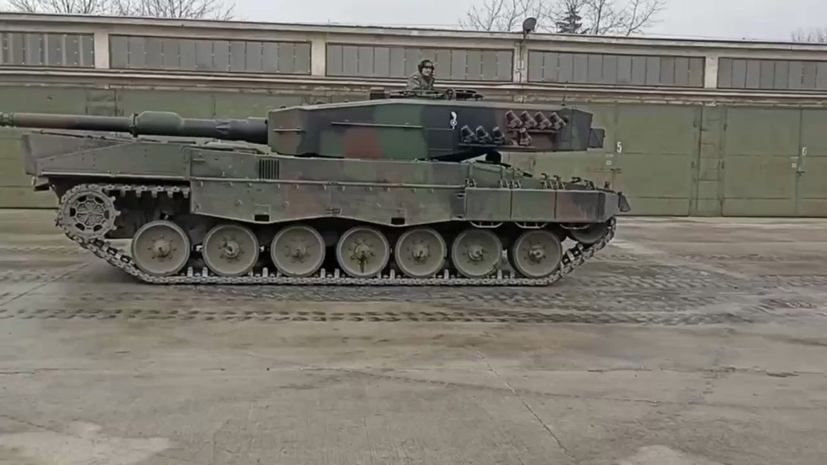 SeahamV2 aka SuperMorto on Twitter: "RT @NOELreports: Ukrainian tankers on a Leopard 2A4 in ...