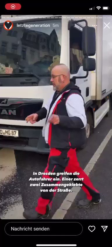 krautzone on Twitter: "Es gibt in diesem Land tatsächlich noch normale Leute. 👑"