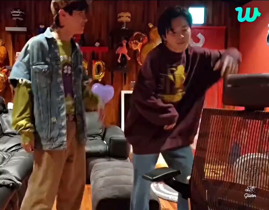 withyou찌민💛💜VIBE on Twitter: "RT @JMholic1013: 지민아 뉴나는 이제 큐티섻시 러블리섻시 다정섻시 뭐로해도섻시 무조건가자섻시 지민이너무해섻시 ...