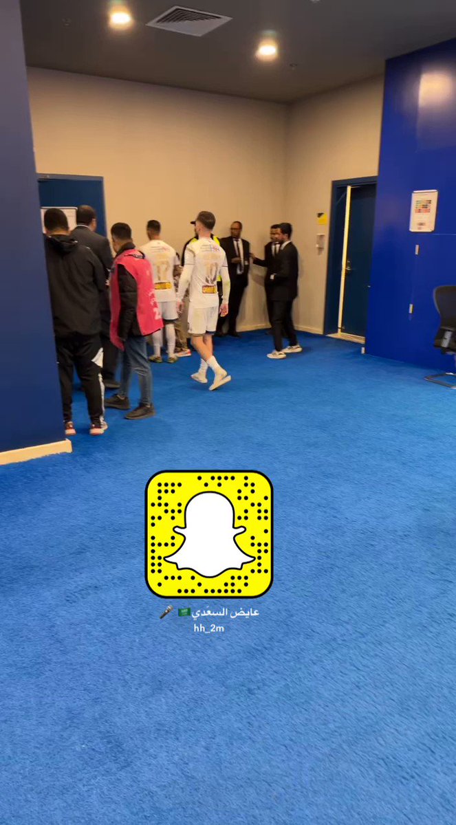 The CR7 Timeline. on Twitter: "Al-Taawoun players with their kids waiting for Cristiano Ronaldo ...