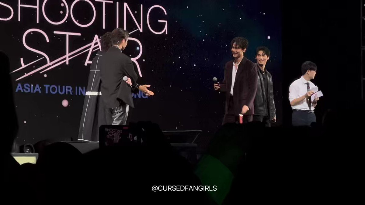 CursedFangirls★彡 on Twitter: "เมื่อน้องดิวเล่นเกมแพ้ และบทลงโทษคือการชมลูกพี่ทั้งสองของเค้า ...