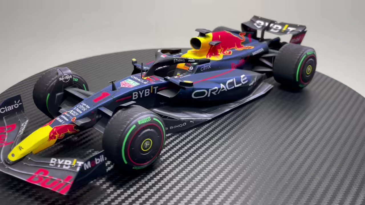 Sunny78 on Twitter: "1:20 Scale Red Bull RB18 Max Verstappen Japanese GP 2022 30cmの台座にちょうどいい感じで ...