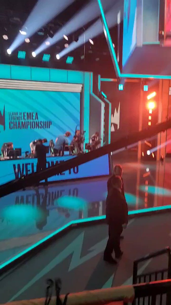 NB 水 on Twitter: "YOOO @Hylissang_lol MY GOAT #LEC"