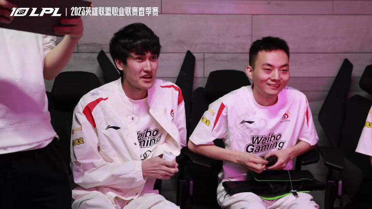 LPL Fanclub on Twitter: "TheShy: “let me check you abs Karsa.” Karsa: “come on.” #LPL #WBGWIN"