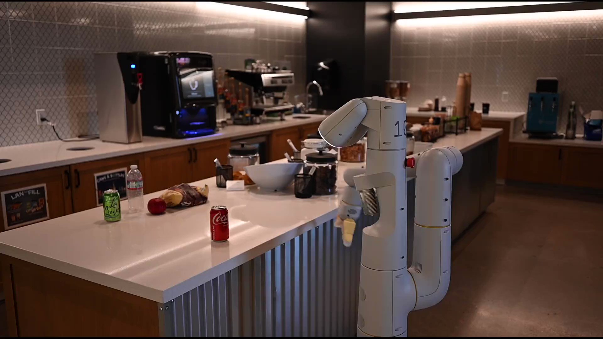 Fei Xia on Twitter: "Text-to-image generative models, meet robotics! We present ROSIE: Scaling ...