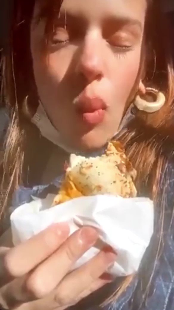 The Memes Archive On Twitter Rt Thememesarchive Rosalía Saying Mmm