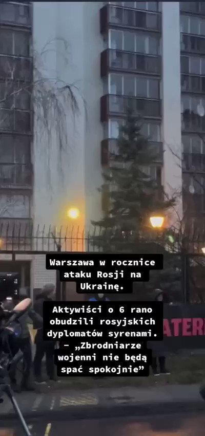 Luděk Čapka V R On Twitter Rt Visegrad24 Poles Gathered In Front