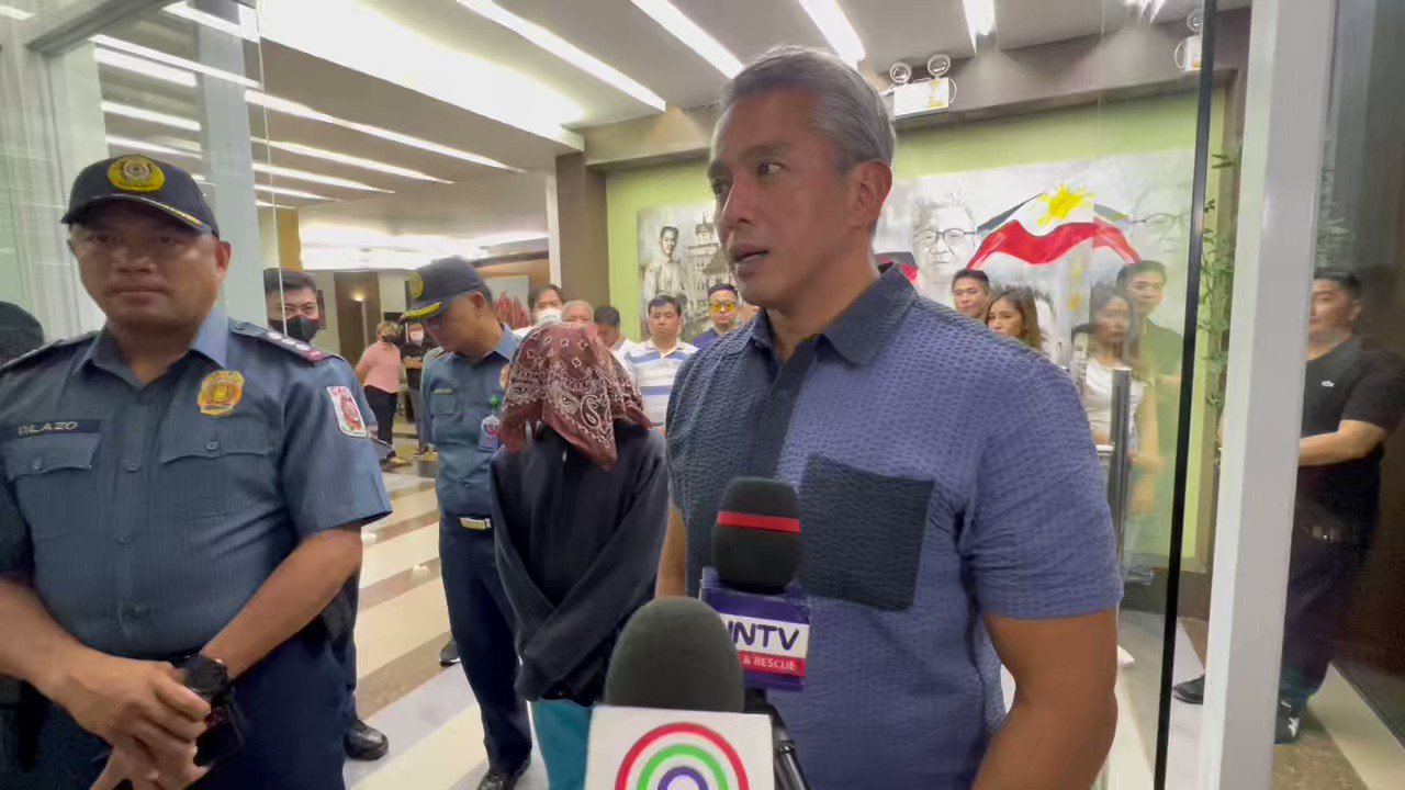 ABS-CBN News on Twitter: "“Kasama siya sa naglibing.” Ito aniya ang sinabi ng isa sa persons of ...