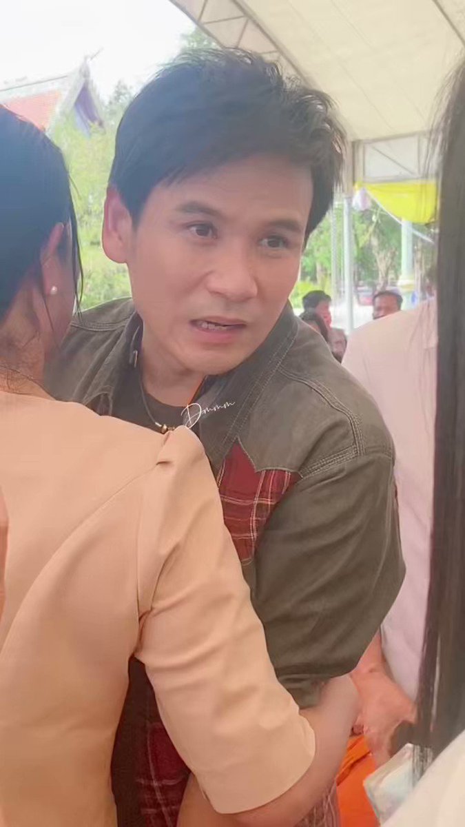 หมูหัน ̈ On Twitter พระธาตุนาดูนมี ไผ่ต่าย