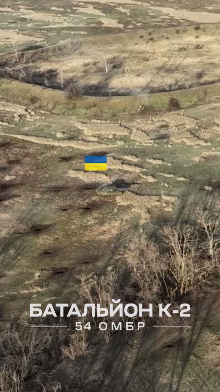 Special Kherson Cat 🐈🇺🇦 on Twitter: "Ukrainian T-72 tank quietly crept up to a group of Russian ...