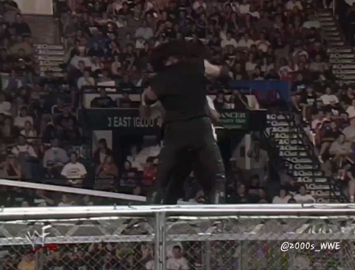 2000s Wwe On Twitter Undertaker Vs Mankind Hell In A Cell King Of
