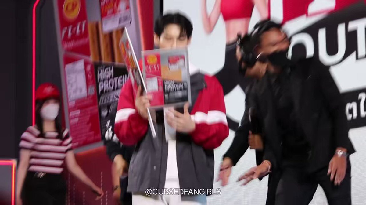 CursedFangirls★彡 on Twitter: "พี่น้องวินกับผู้โชคดีกรุ๊ปที่ 3 @winmetawin //ใครไม่สะดวกใจให้ลง ...