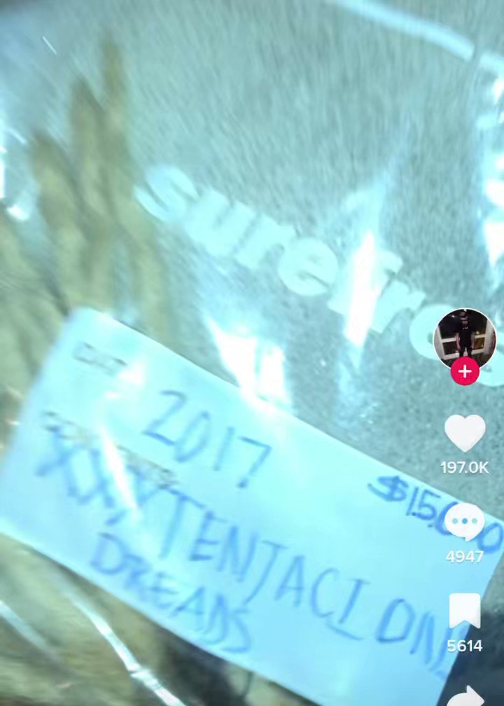 Code Red On Twitter Xxxtentacions Old Barber Is Trying To Sell His Dreads For 15000 💰
