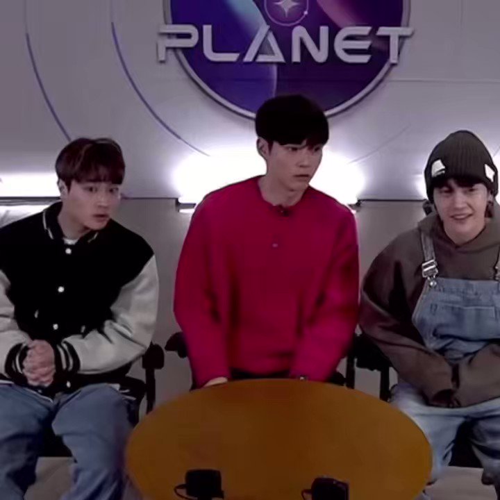 sung hanbin loops on Twitter: "the first thing hanbin did when he got scared was take matthew's ...