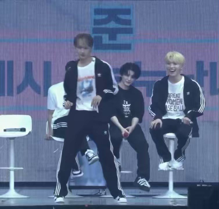 luna (@missluna_svt) / Twitter