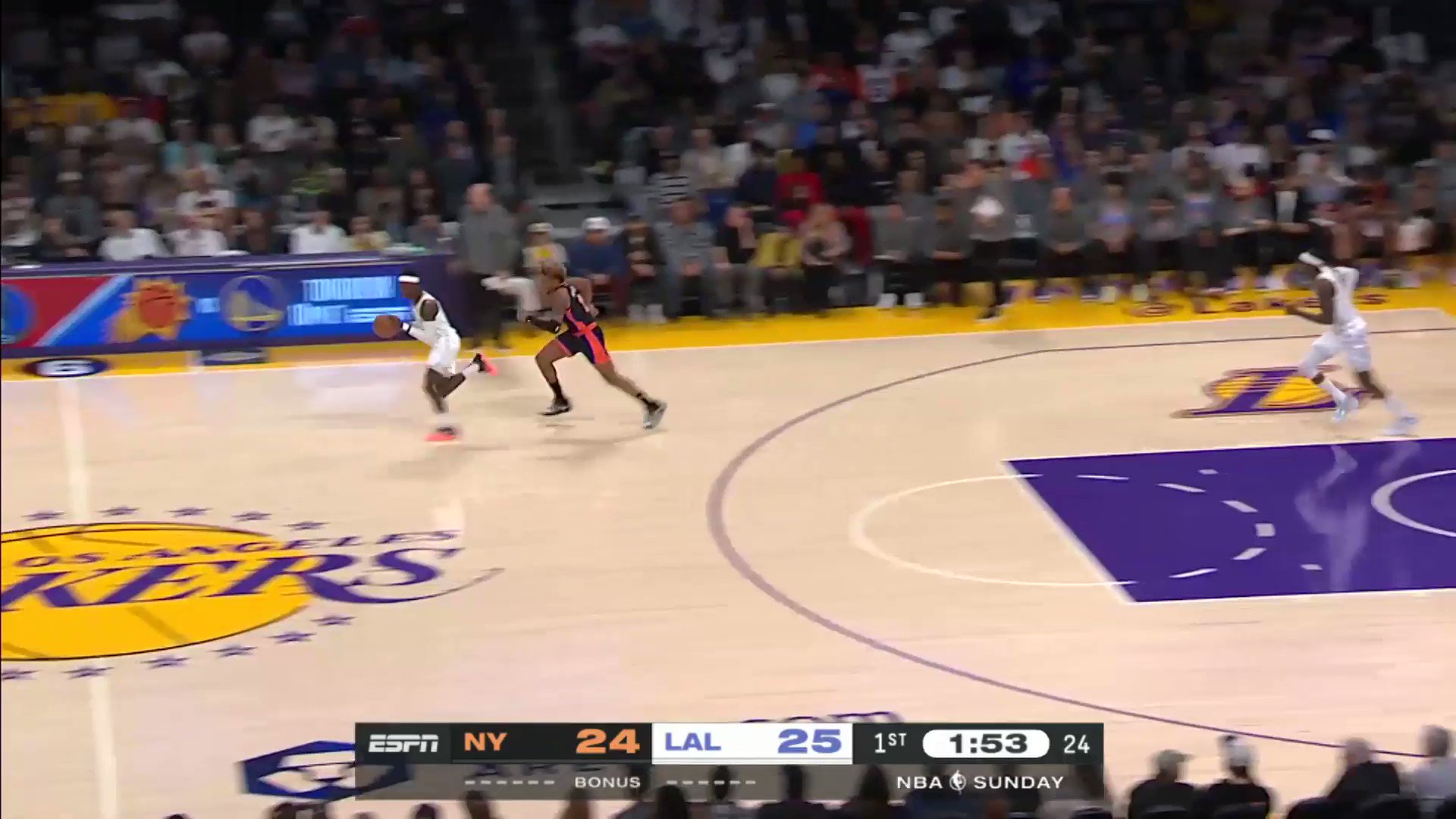 NBA on Twitter: "18 points in the 1Q for Julius Randle 🔥 Him and D-Lo are dueling on ESPN https ...