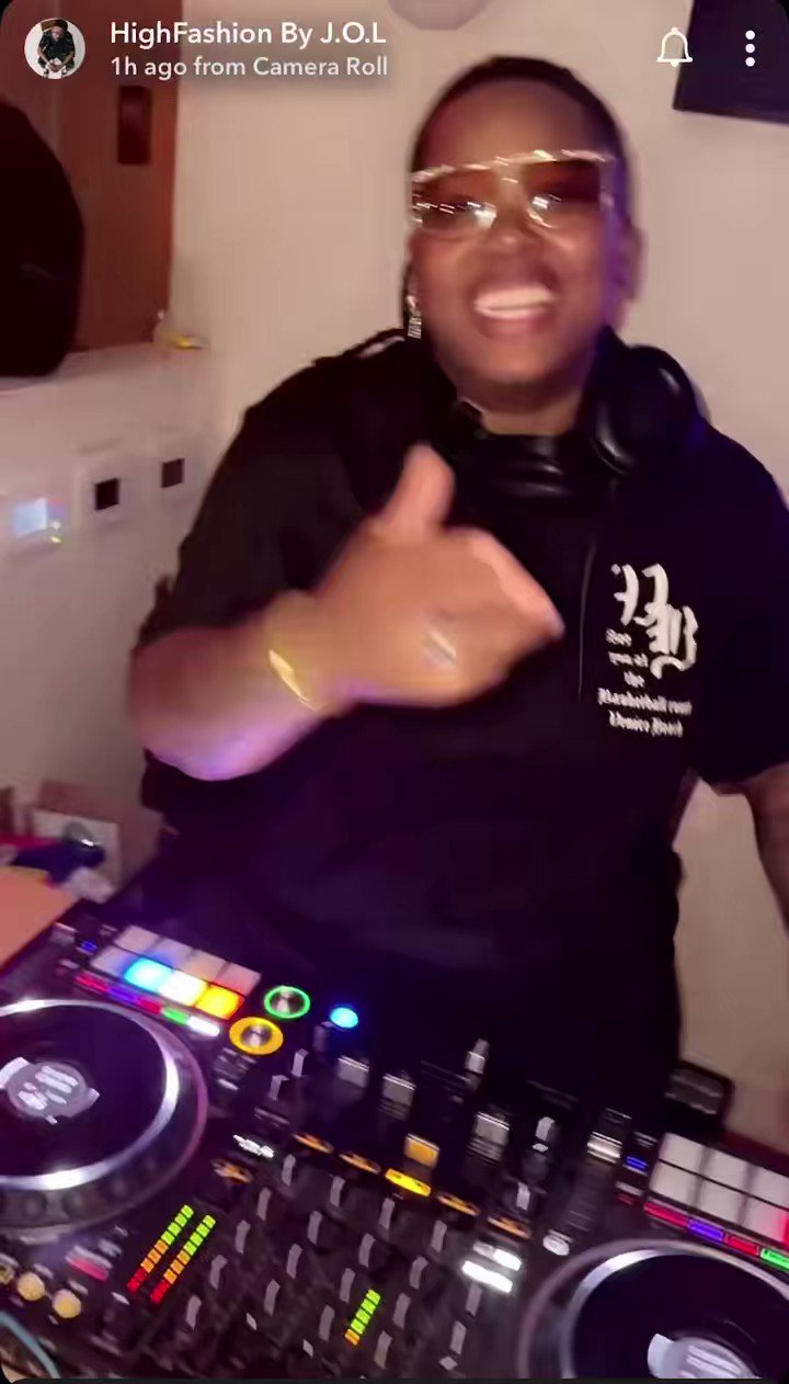 Instablog9ja on Twitter: "Burnaboy opens a celebrant’s ikebe in public https://t.co/YrpOaH4SD1 ...