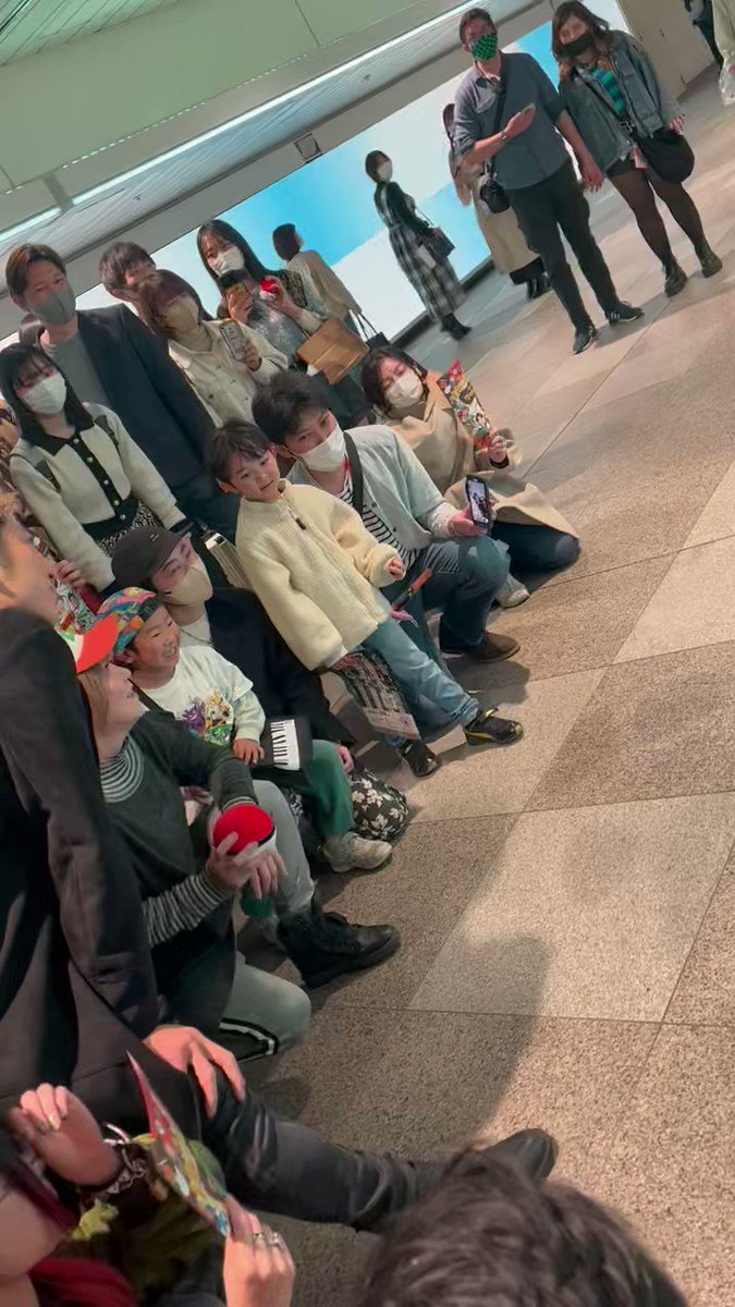ムックん On Twitter Rt Anyau02 新宿駅歩いてたらポケモン最終回の予告が電光掲示されてて、サトシも今月でもう終わり