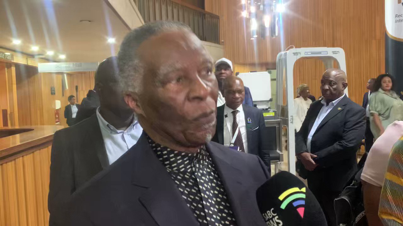 Ditaba Tsotetsi on Twitter: "Former president Thabo Mbeki speaking to @Sophie_Mokoena about # ...