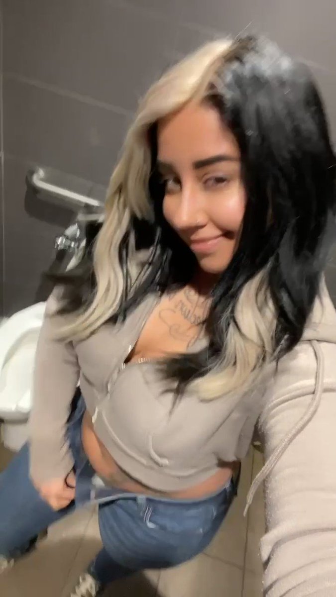 𝐆𝐎𝐃 𝐍𝐈𝐗𝐈𝐄 ♡ on Twitter: "RT @goddessnixie: Just picture me pulling my pants down and using your ...