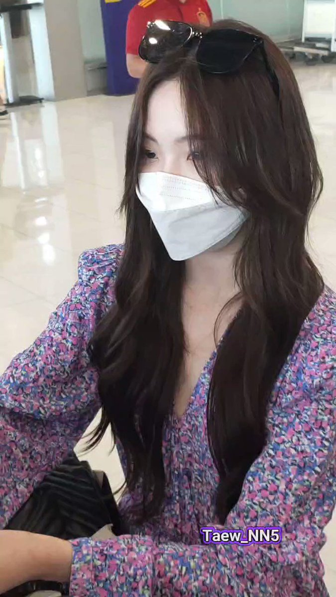 lukpla on Twitter: "RT @Taew_NN5: เน่ขาวมากขาวเหมือนพวกแวมไพร์ที่ไม่เคยโดนแดดผิวสวยใสสุดๆ😊 ...