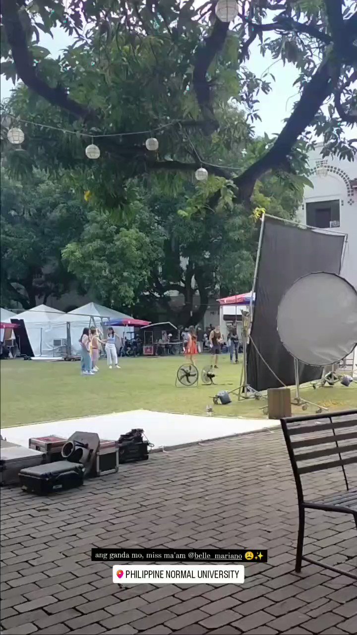 anj 🤎 | solid Belle on Twitter: "I thought jabee since she's in red; but the others are wearing ...