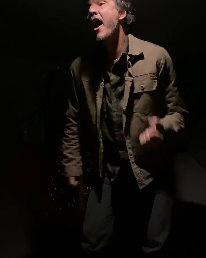 Pedro Pascal Daily on Twitter: "pedro pascal dancing on the set of the last of us 🕺 https://t.co ...