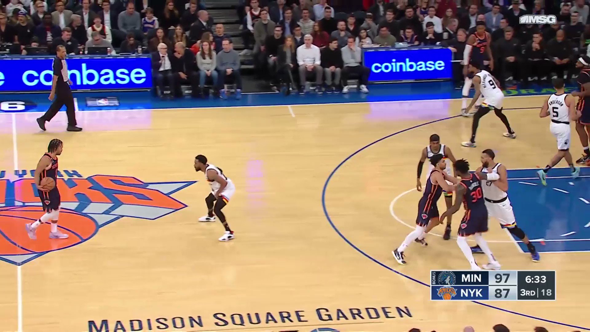 NBA on Twitter: "43 NOW FOR JULIUS RANDLE 🔥🔥🔥 It's still the third quarter! https://t.co ...