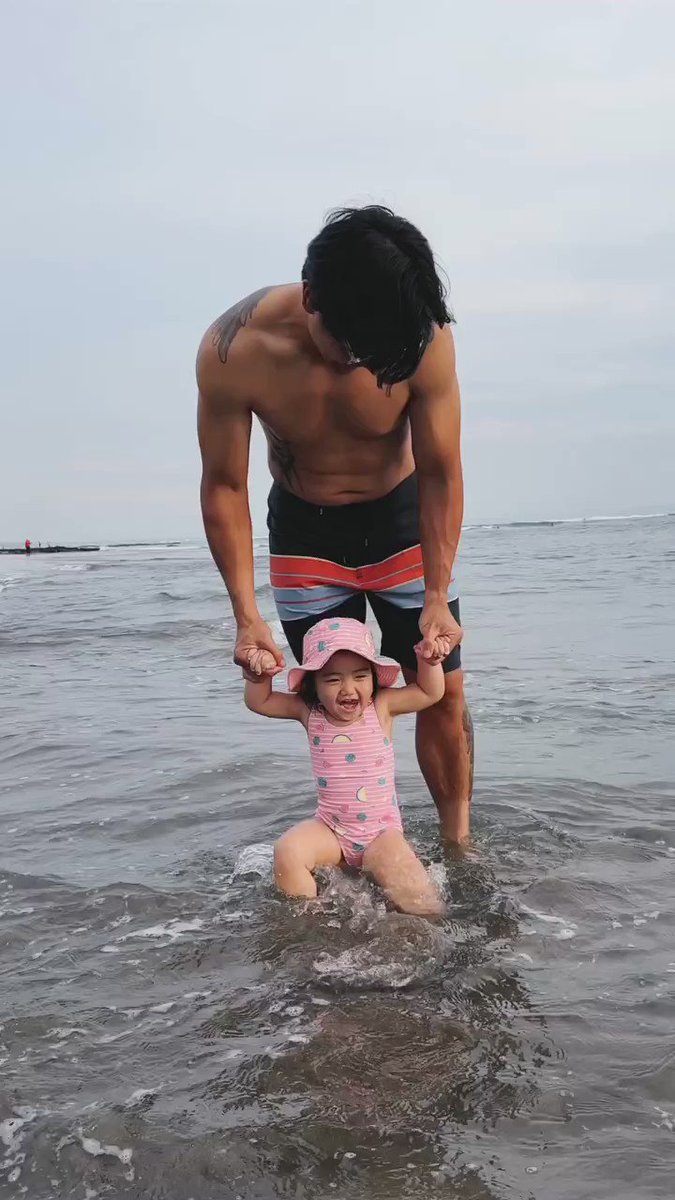 MRVVIP on Twitter: "Dion Wiyoko shirtless beach snaps with daughter. #selebwatch"