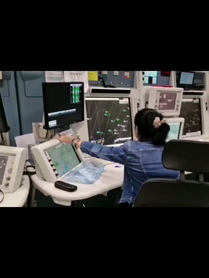 😉Controladores Aéreos 🇪🇸 on Twitter: "Último servicio en frecuencia de nuestra compañera Silvia ...