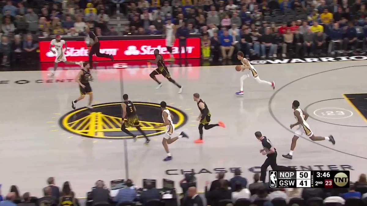 ClutchPoints on Twitter: "MORE CHIPPINESS IN THE WARRIORS-PELICANS GAME 😱 Draymond Green and ...