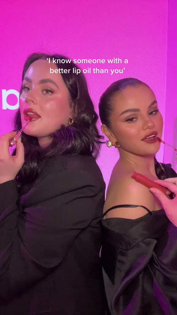 Selena Gomez News On Twitter Selena Gomez With An Influencer At A