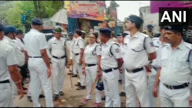 ANI on Twitter: "#WATCH | West Bengal: Morning visuals from Howrah where arson occurred ...