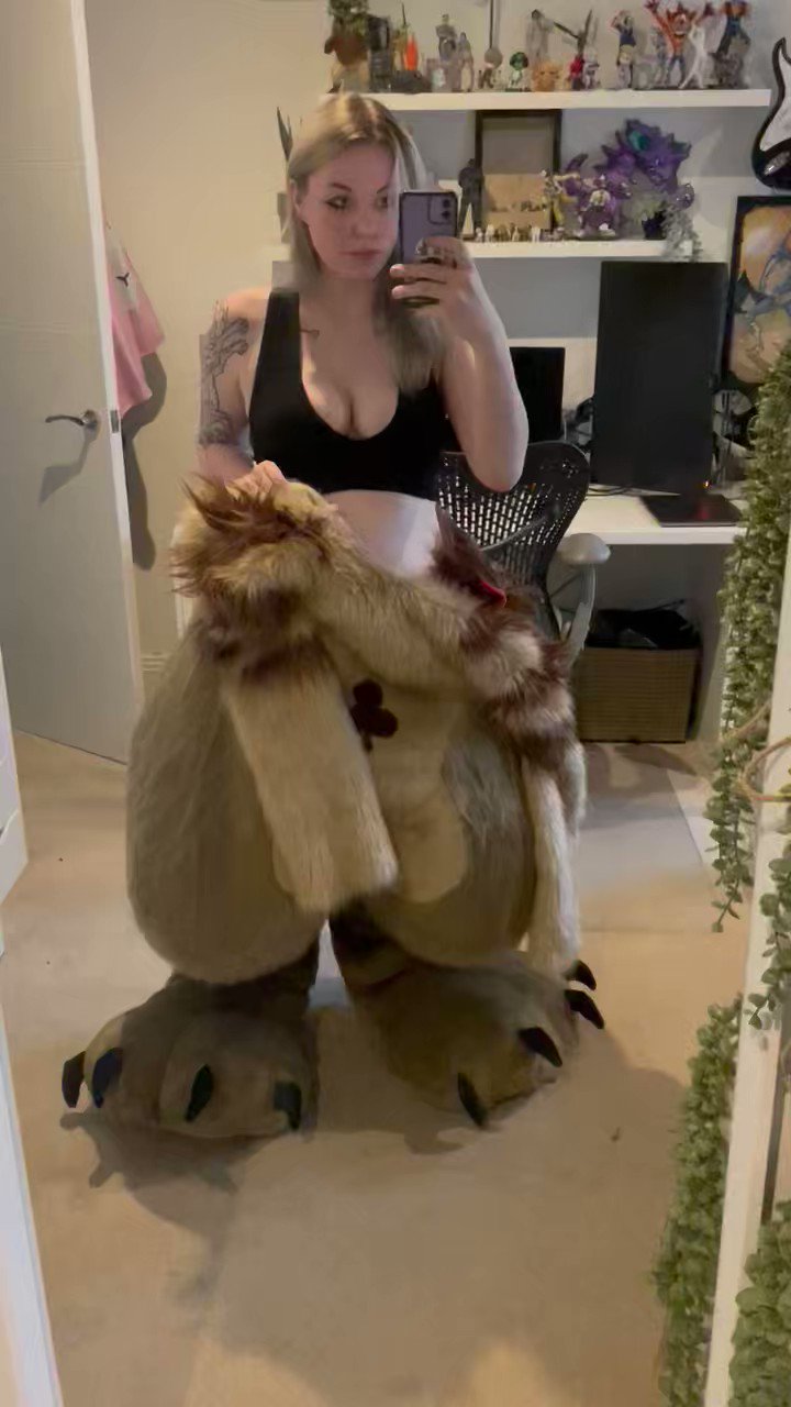 🦴 Shuck Hyena 🦴 on Twitter: "I made my first bodysuit !! 🐕 (the owner is bigger than me so it ...