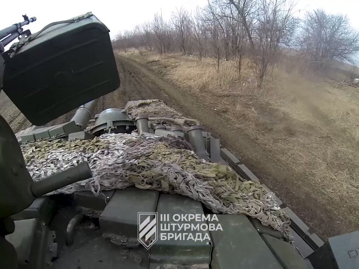 MilitaryLand.net on Twitter: "🎥Tankers of Ukrainian 3rd Assault Brigade firing towards Russian ...