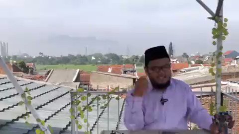 Santorini☀️♌🌙 on Twitter: "Guru Gembul...selalu blak2an! Intonasi bilang "BOKEP"nya EPIC!😂 # ...