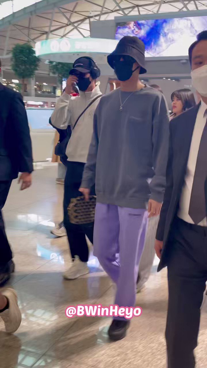 ☀️브윈해요🐰 on Twitter: "side by side🤍💚 #ไบร์ทวิน #bbrightvc #winmetawin @winmetawin @bbrightvc ...