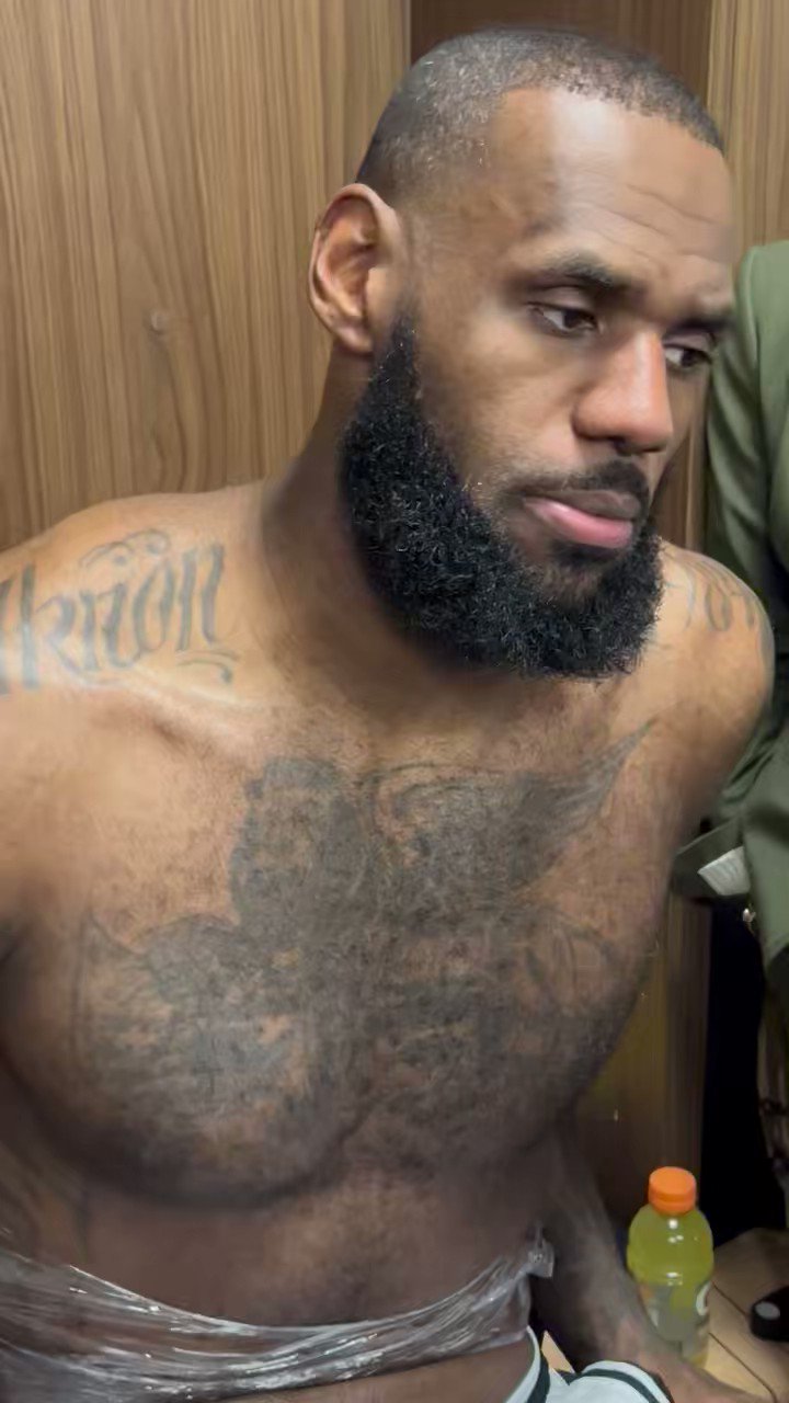 [情報] LBJ賽後受訪時整個休息室響起山羊叫聲 - PTT評價