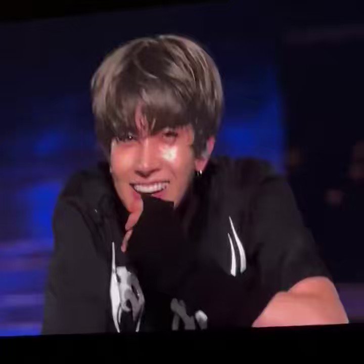 On Twitter BYE HE S SO DAMN FINE heeseung Https t co on-twitter-bye-he-s-so-damn-fine-heeseung-https-t-co